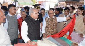Governor visits J&K KVIB’s exhibition | Kashmir Images Newspaper