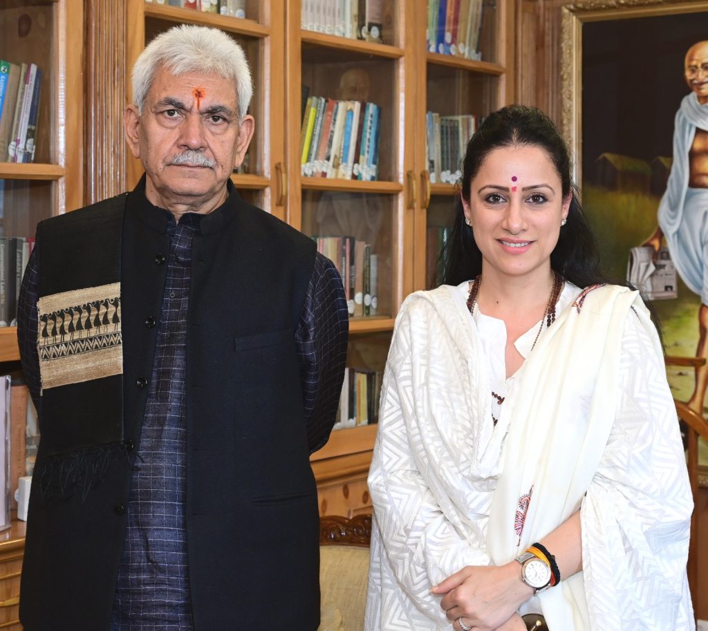 Founder Rouble Nagi Art Foundation calls on Lt Governor | Kashmir ...
