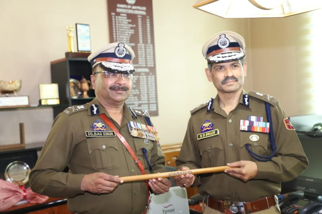 R R Swain takes over as J&K’s police chief – Kashmir Images – Latest ...